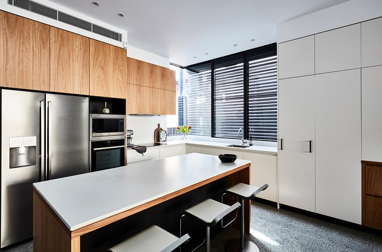 Beach Bites: 5 Tips To Designing Your Coastal Kitchen